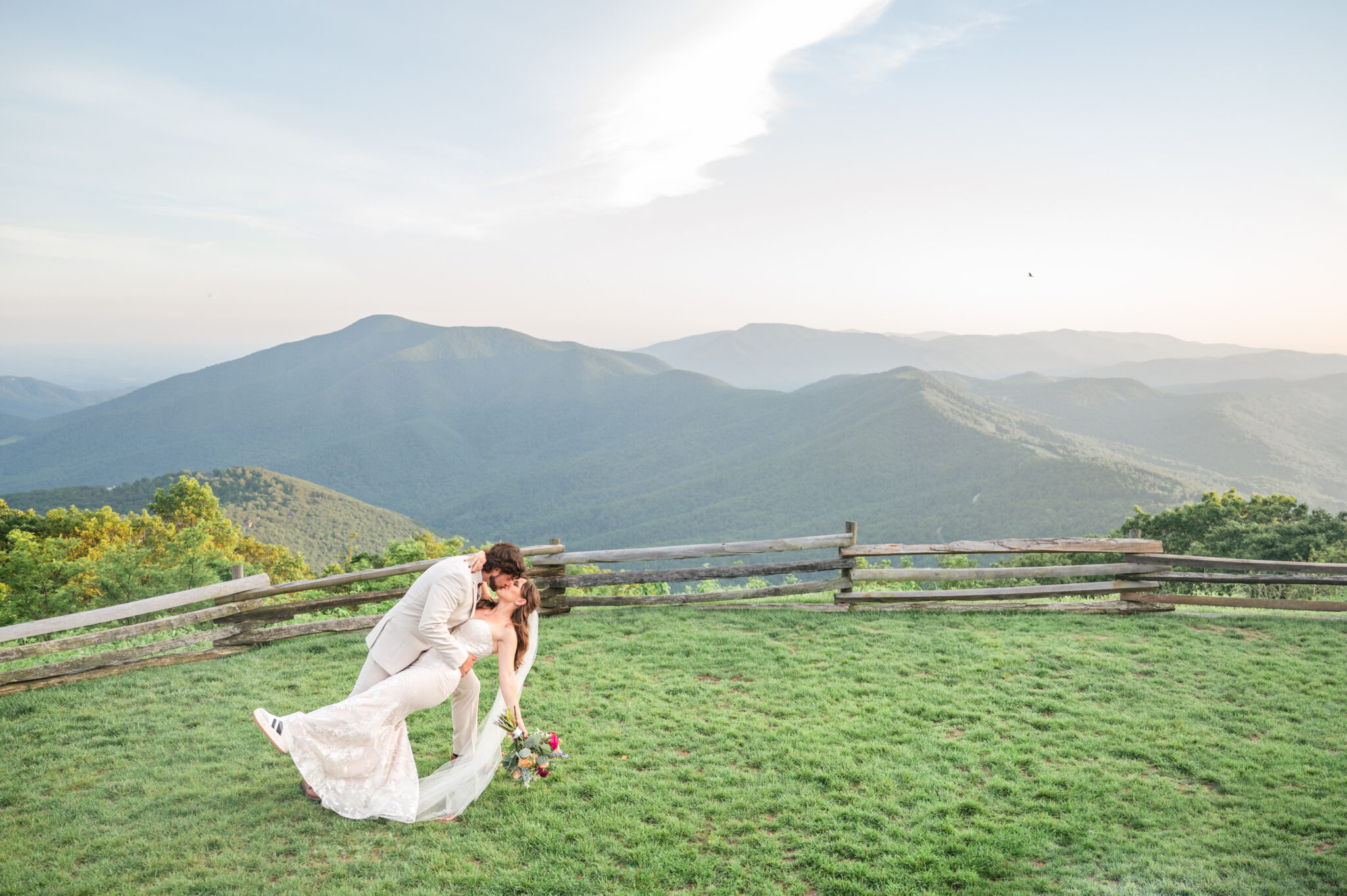 Wintergreen Virginia Shenandoah Mountain Wedding - www.michaelandlaurablog.com